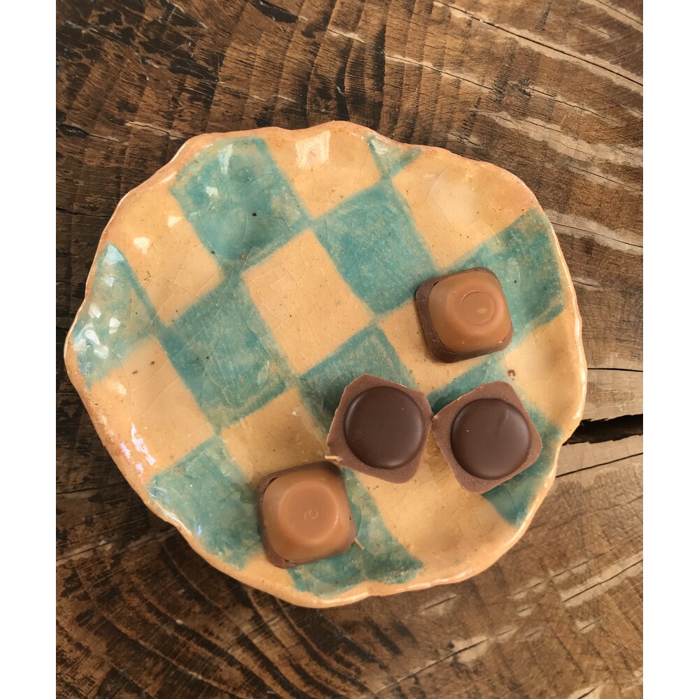 plaid plate | Isla’s Crafts