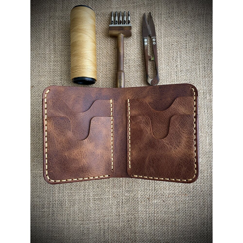 Model Delta 4 | Cogo leather