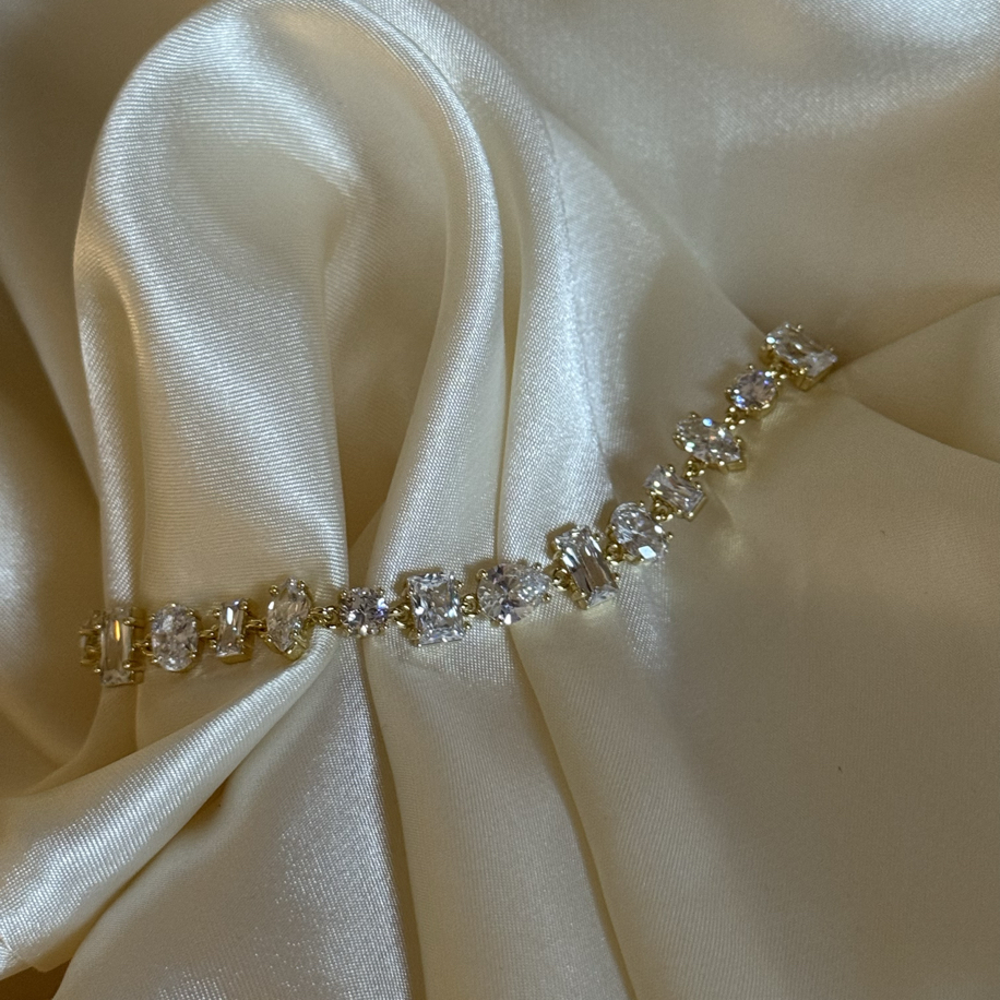 Xuping Gold Beyaz Taşlı Bileklik | Zenda.co