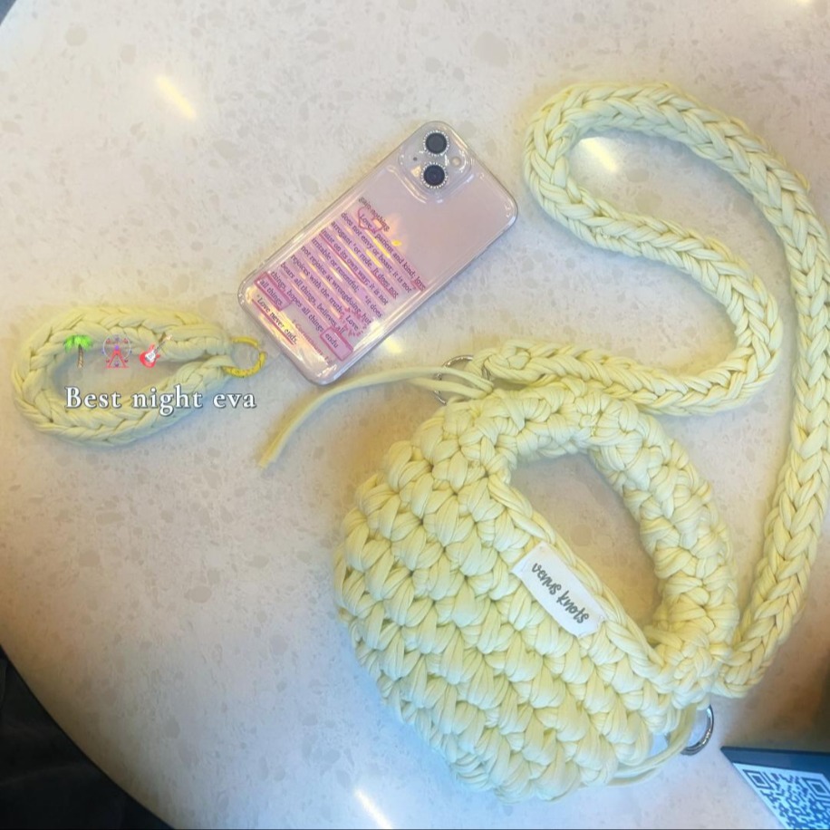 yellow bloom | Venus Knots
