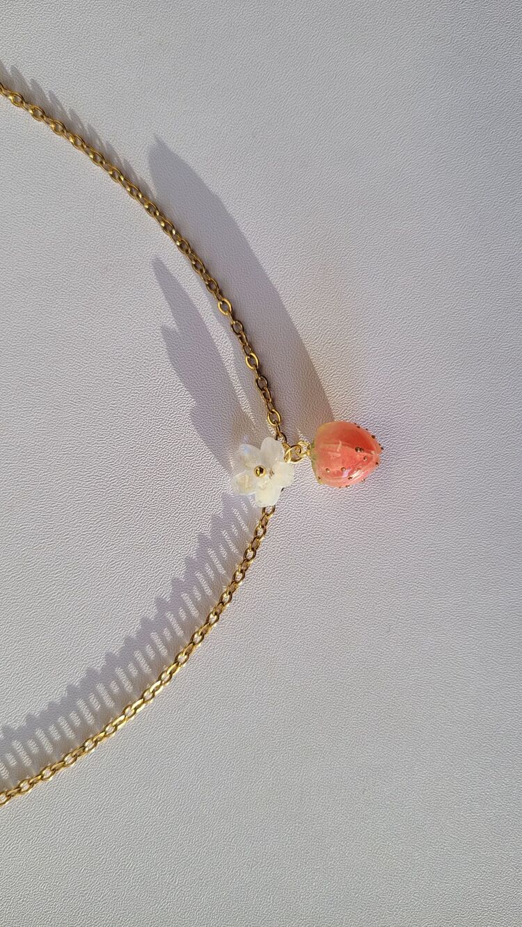 strawberry necklace | Aerolite